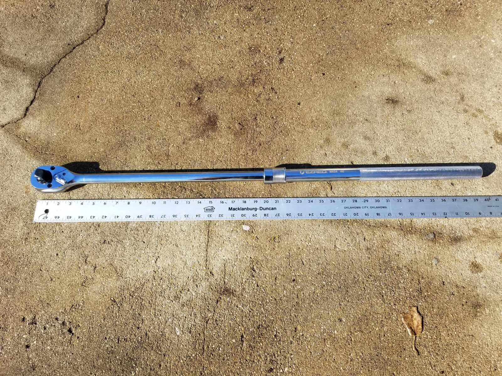 The EZRed MR34 Extendable 3/4"Socket Wrench is a Beast With Two Quick ...