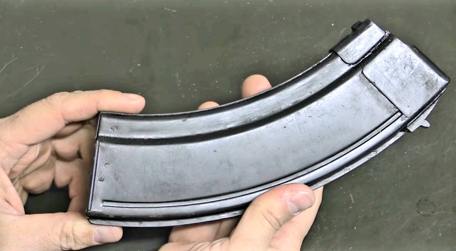 Video: Forgotten Weapons Reviews Soviet AK Magazines - Ronin's Grips