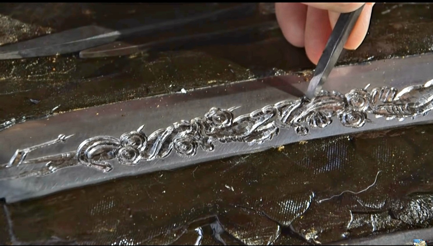 Video: How to Make a Japanese Katana Sword: Exquisite Detail Of the ...