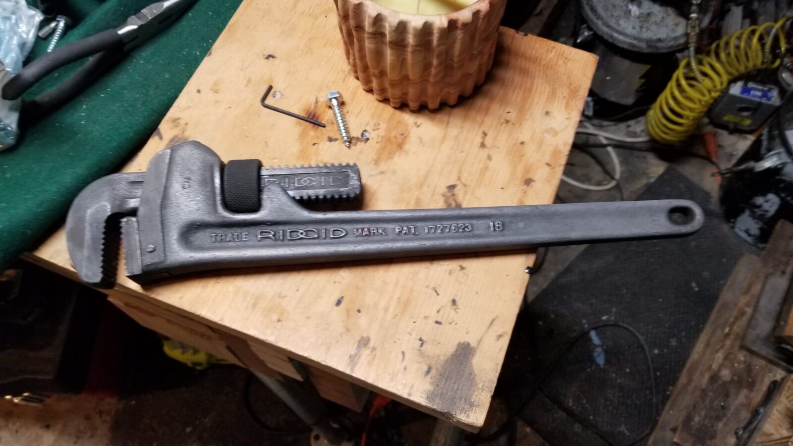 Cleaning Up My Grandfather's 18" Ridgid Pipe Wrench - Ronin's Grips