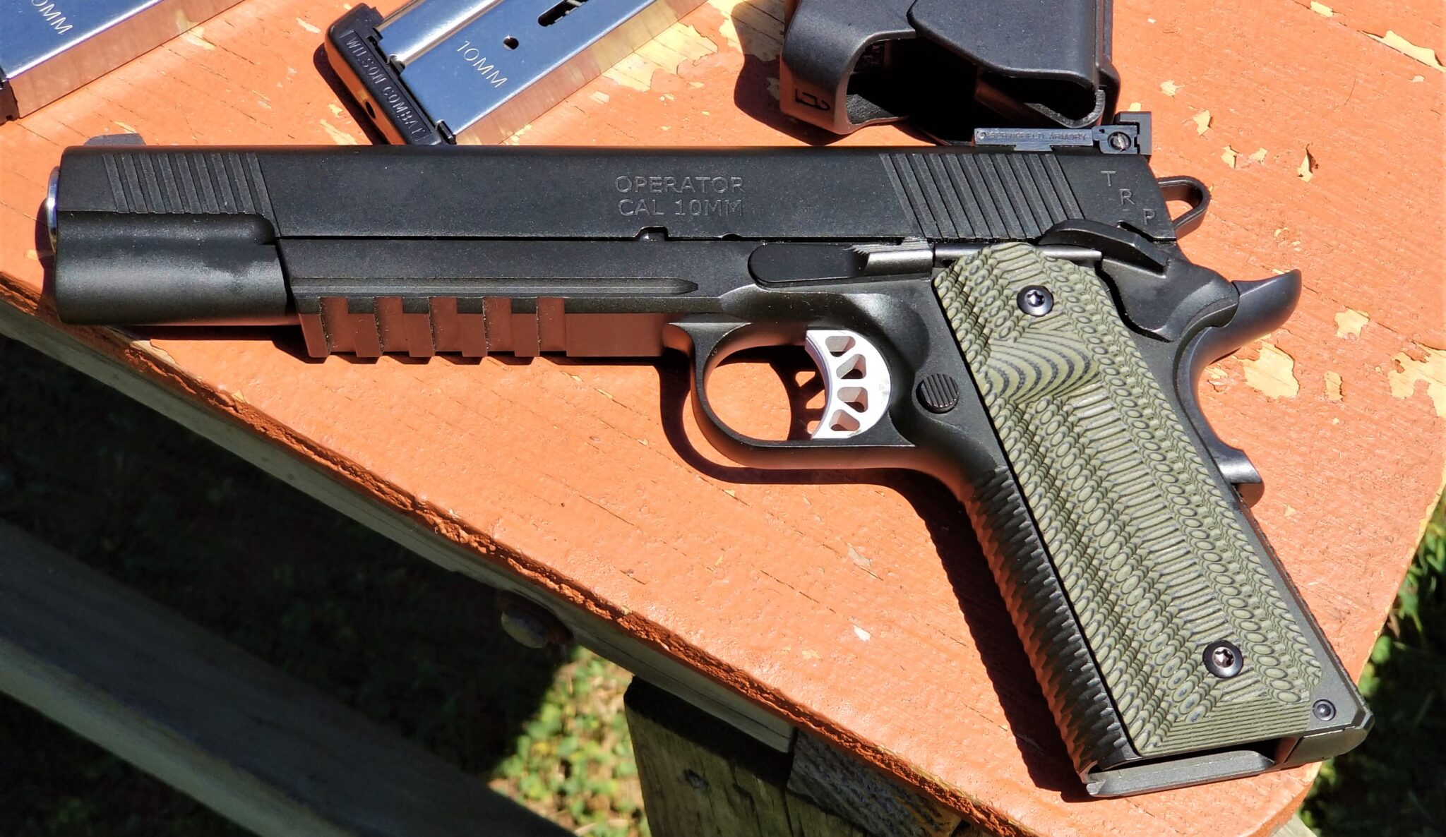 Adding Hogue Rubber Grips to my 10mm TRP Operator Longslide - Ronin's Grips