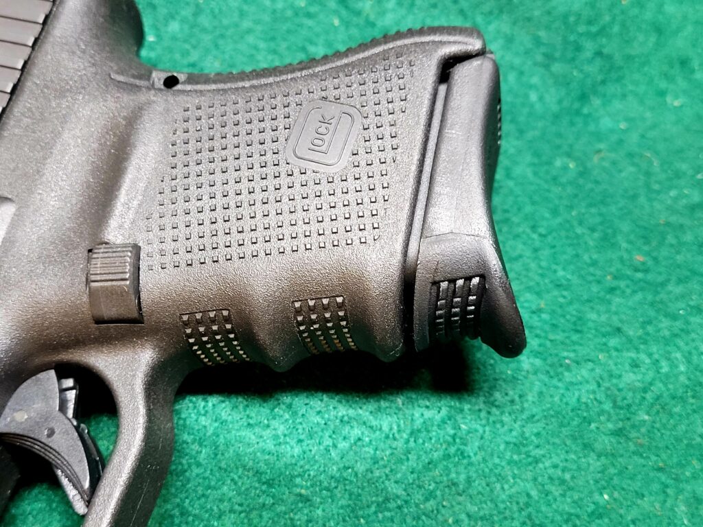 Installing a Pearce Grip Extension On A Glock 29 Magazine - Ronin's Grips