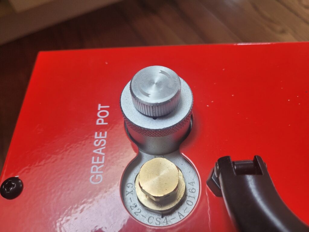 The CS4 Grease Pot - How to add grease to your compressor and refill ...