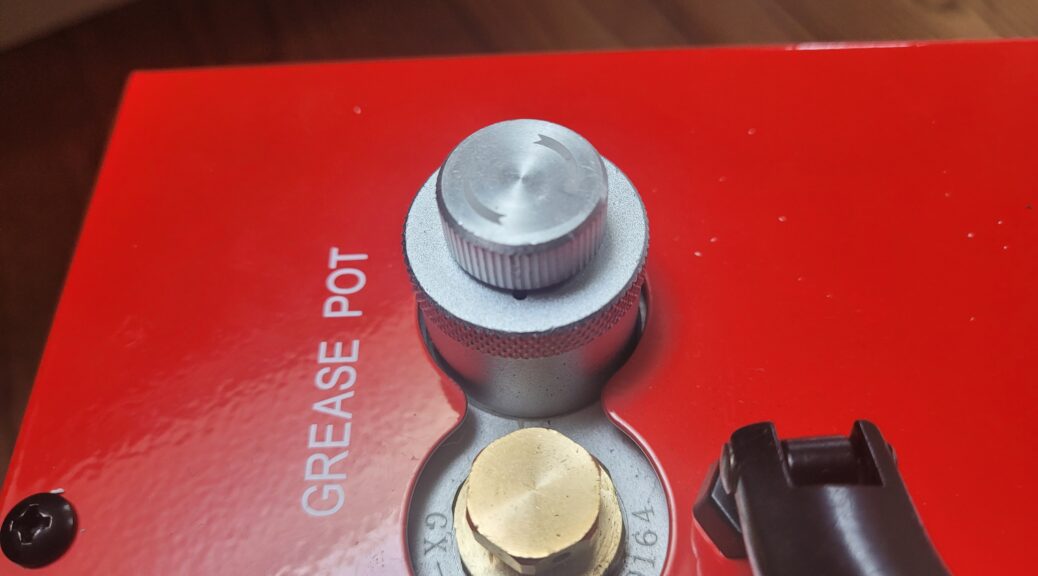 The CS4 Grease Pot - How to add grease to your compressor and refill ...