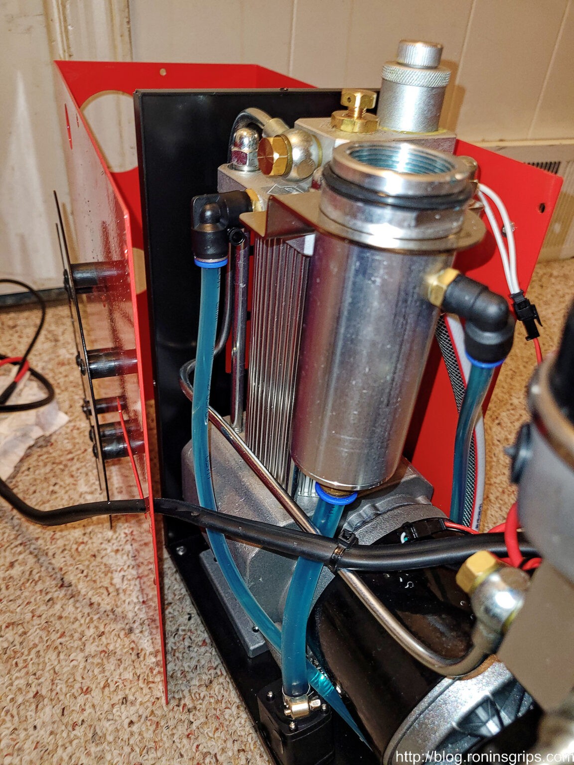 A Peek Inside the GX CS4 Compressor - Ronin's Grips