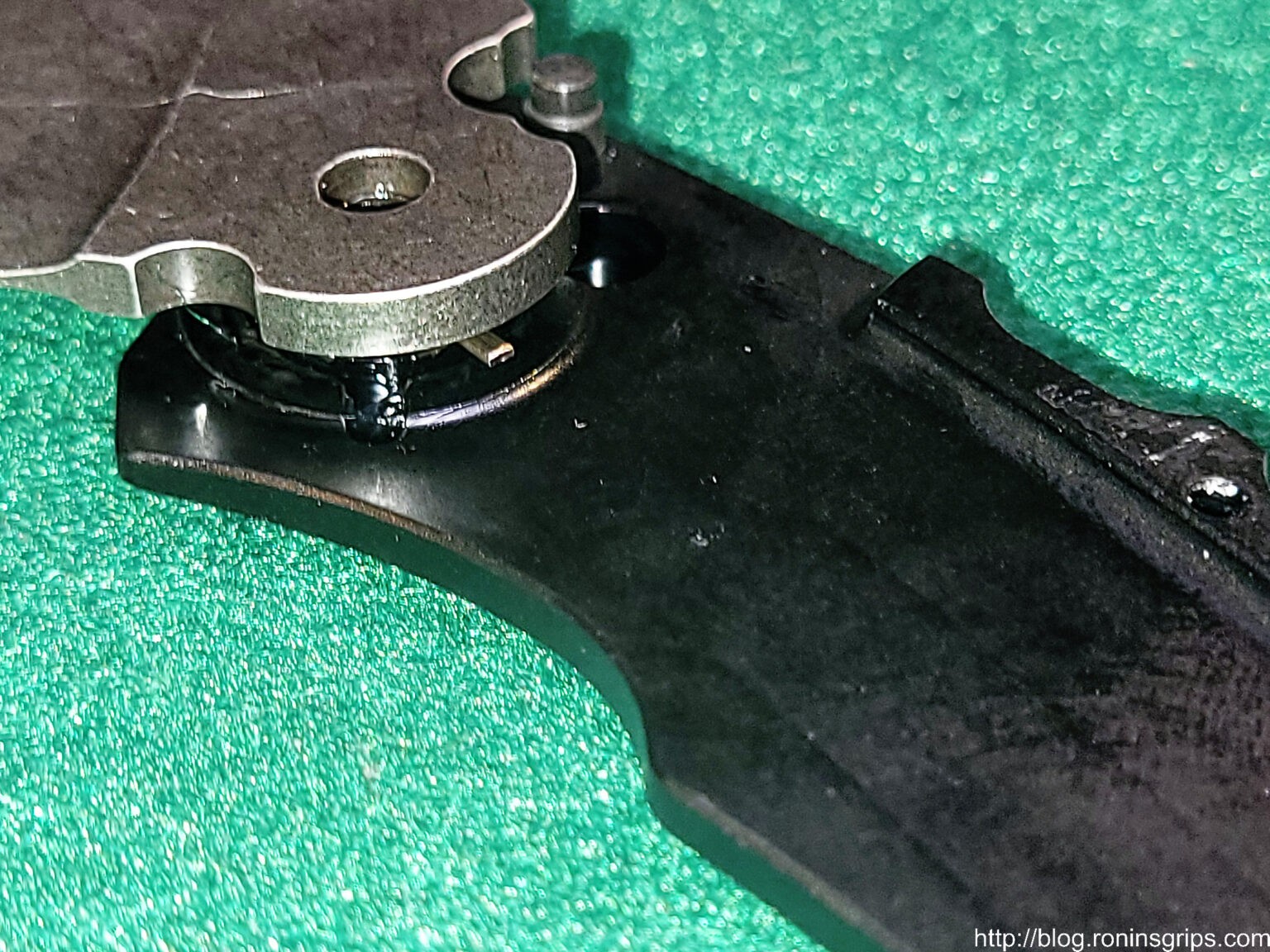 Understanding how an automatic folding knife works - Kershaw Launch 1 ...