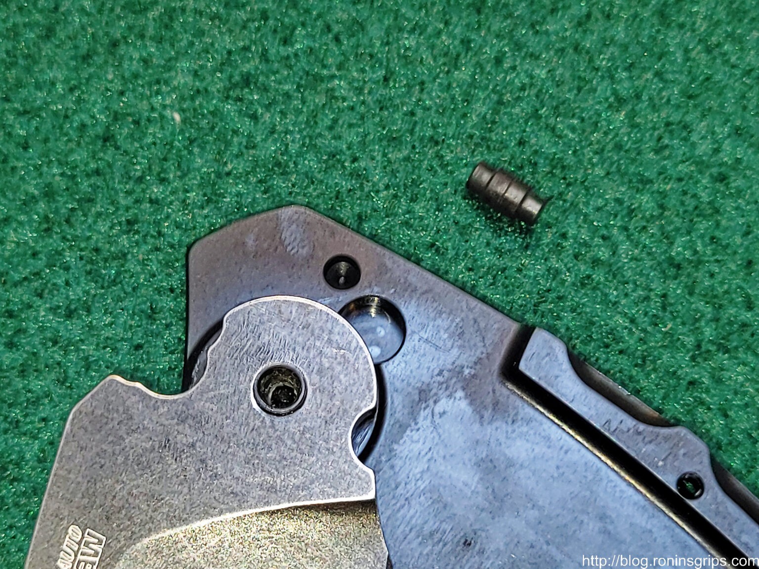 Understanding how an automatic folding knife works - Kershaw Launch 1 ...