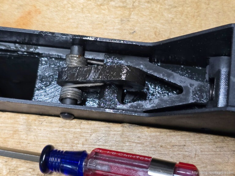 Assembling a VMAC9's lower receiver's internals - applies to many semi ...